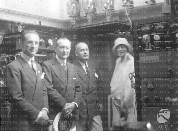 Cofanetto con Fascio in argento di M. Buccellati, donato a S.E. Il Duce ...